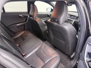 Black Volvo V60 2016 in Riga, with an engine capacity of 2.40 L and mileage of 248 thousand km for 9500 €, photo 8 on AUTOMOTO.COM.LV