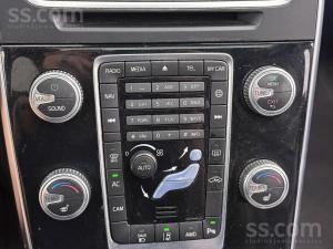 Black Volvo V60 2016 in Riga, with an engine capacity of 2.40 L and mileage of 248 thousand km for 9500 €, photo 10 on AUTOMOTO.COM.LV