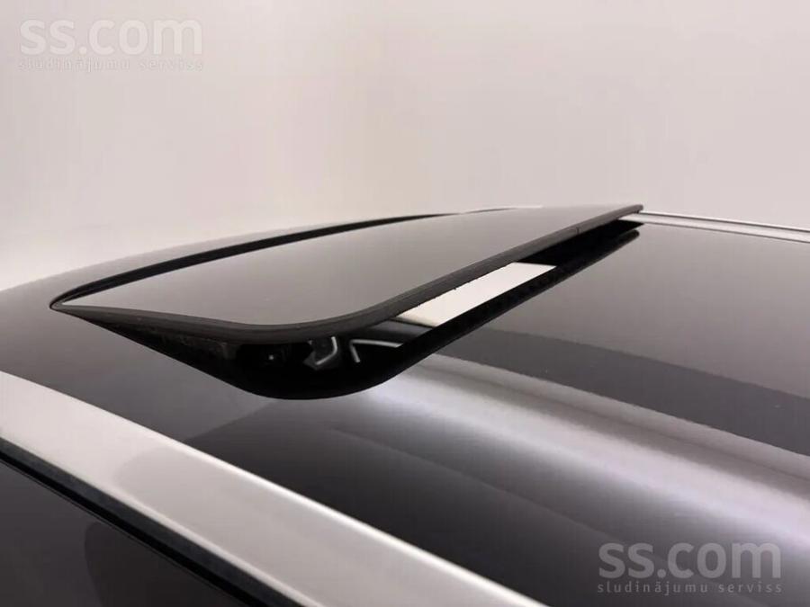 Black Volvo V60 2016 in Riga, with an engine capacity of 2.40 L and mileage of 248 thousand km for 9500 €, photo 11 on AUTOMOTO.COM.LV
