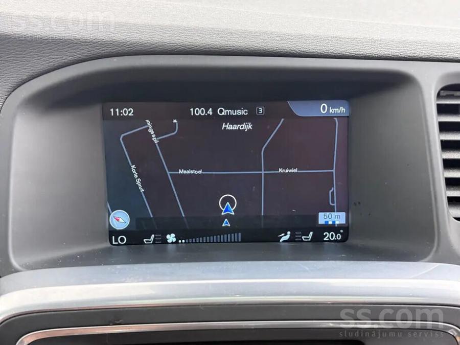 Black Volvo V60 2016 in Riga, with an engine capacity of 2.40 L and mileage of 248 thousand km for 9500 €, photo 13 on AUTOMOTO.COM.LV