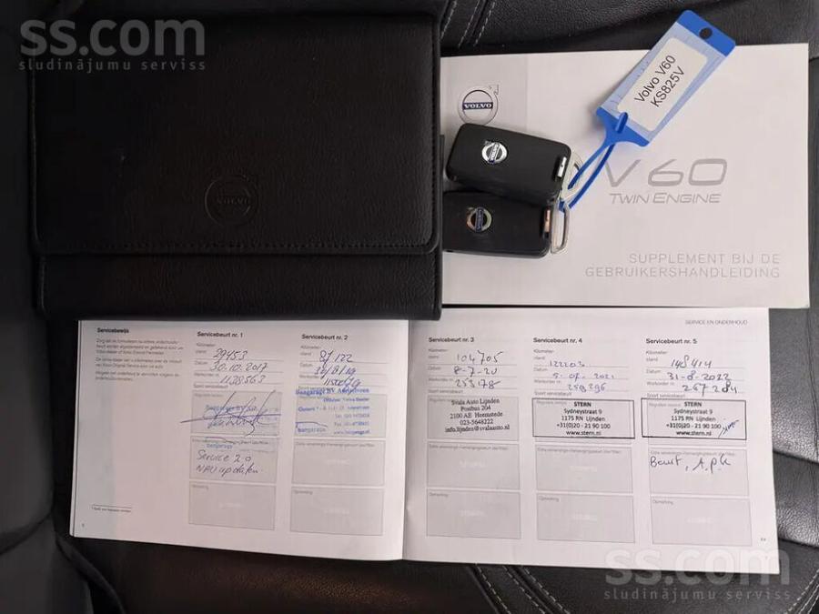 Black Volvo V60 2016 in Riga, with an engine capacity of 2.40 L and mileage of 248 thousand km for 9500 €, photo 15 on AUTOMOTO.COM.LV