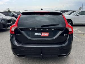 Black Volvo V60 2016 in Vilnius, with an engine capacity of 1.97 L and mileage of 282 thousand km for 6390 €, photo 8 on AUTOMOTO.COM.LV