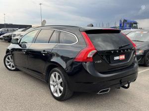 Black Volvo V60 2016 in Vilnius, with an engine capacity of 1.97 L and mileage of 282 thousand km for 6390 €, photo 9 on AUTOMOTO.COM.LV