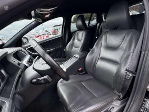 Black Volvo V60 2016 in Vilnius, with an engine capacity of 1.97 L and mileage of 282 thousand km for 6390 €, photo 14 on AUTOMOTO.COM.LV