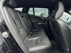 Black Volvo V60 2016 in Vilnius, with an engine capacity of 1.97 L and mileage of 282 thousand km for 6390 €, photo 17 on AUTOMOTO.COM.LV