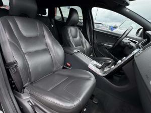 Black Volvo V60 2016 in Vilnius, with an engine capacity of 1.97 L and mileage of 282 thousand km for 6390 €, photo 20 on AUTOMOTO.COM.LV