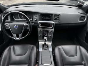 Black Volvo V60 2016 in Vilnius, with an engine capacity of 1.97 L and mileage of 282 thousand km for 6390 €, photo 21 on AUTOMOTO.COM.LV