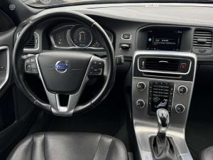 Black Volvo V60 2016 in Vilnius, with an engine capacity of 1.97 L and mileage of 282 thousand km for 6390 €, photo 22 on AUTOMOTO.COM.LV