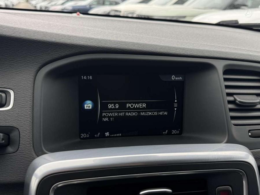 Black Volvo V60 2016 in Vilnius, with an engine capacity of 1.97 L and mileage of 282 thousand km for 6390 €, photo 26 on AUTOMOTO.COM.LV