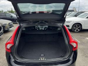 Black Volvo V60 2016 in Vilnius, with an engine capacity of 1.97 L and mileage of 282 thousand km for 6390 €, photo 30 on AUTOMOTO.COM.LV