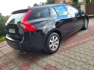 Black Volvo V60 2016 in Tallinn, with an engine capacity of 2.00 L and mileage of 181 thousand km for 9999 €, photo 5 on AUTOMOTO.COM.LV
