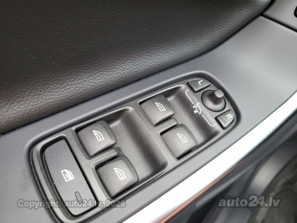 Black Volvo V60 2016 in Tallinn, with an engine capacity of 2.00 L and mileage of 181 thousand km for 9999 €, photo 10 on AUTOMOTO.COM.LV