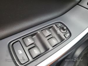 Black Volvo V60 2016 in Tallinn, with an engine capacity of 2.00 L and mileage of 181 thousand km for 9999 €, photo 11 on AUTOMOTO.COM.LV
