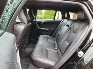 Black Volvo V60 2016 in Tallinn, with an engine capacity of 2.00 L and mileage of 181 thousand km for 9999 €, photo 16 on AUTOMOTO.COM.LV