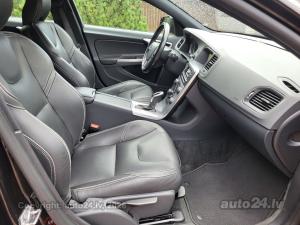 Black Volvo V60 2016 in Tallinn, with an engine capacity of 2.00 L and mileage of 181 thousand km for 9999 €, photo 18 on AUTOMOTO.COM.LV