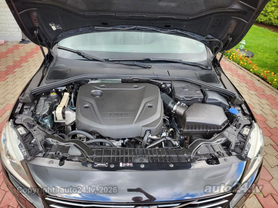 Black Volvo V60 2016 in Tallinn, with an engine capacity of 2.00 L and mileage of 181 thousand km for 9999 €, photo 20 on AUTOMOTO.COM.LV