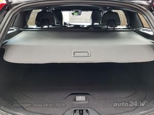 Black Volvo V60 2016 in Tallinn, with an engine capacity of 2.00 L and mileage of 181 thousand km for 9999 €, photo 22 on AUTOMOTO.COM.LV