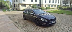 Melns Volvo V60 2016 Rīga, ar dzinēja tilpumu 2.00 L un nobraukumu 282 tūkst. km par 8200 €, foto 3 vietnē AUTOMOTO.COM.LV