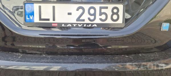 Melns Volvo V60 2016 Rīga, ar dzinēja tilpumu 2.00 L un nobraukumu 282 tūkst. km par 8200 €, foto 8 vietnē AUTOMOTO.COM.LV