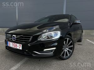 Melns Volvo V60 2016 Rīga, ar dzinēja tilpumu 2.40 L un nobraukumu 248 tūkst. km par 9500 €, foto  vietnē AUTOMOTO.COM.LV