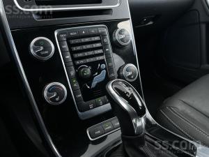 Melns Volvo V60 2016 Rīga, ar dzinēja tilpumu 2.40 L un nobraukumu 248 tūkst. km par 9500 €, foto 10 vietnē AUTOMOTO.COM.LV