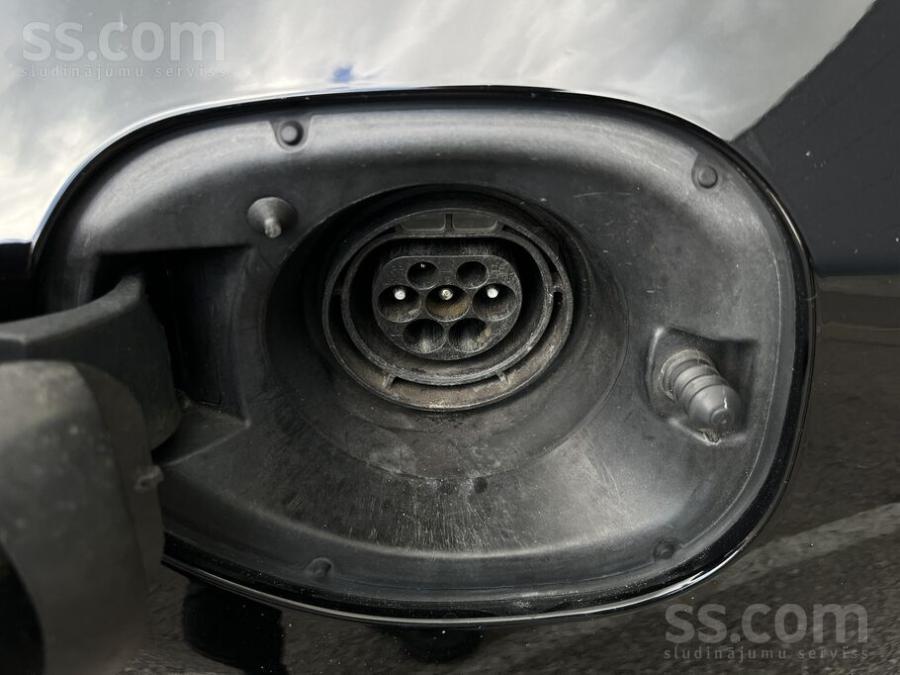 Melns Volvo V60 2016 Rīga, ar dzinēja tilpumu 2.40 L un nobraukumu 248 tūkst. km par 9500 €, foto 16 vietnē AUTOMOTO.COM.LV