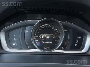 Melns Volvo V60 2016 Rīga, ar dzinēja tilpumu 2.40 L un nobraukumu 248 tūkst. km par 9500 €, foto 28 vietnē AUTOMOTO.COM.LV