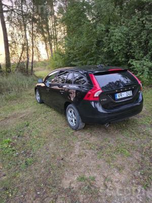 Черный Вольво B60 2016 в Рига, объемом двигателя 2.00 л и пробегом 301 тыс. км за 5450 €, фото 5 на AUTOMOTO.COM.LV