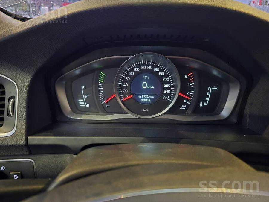 Черный Вольво B60 2016 в Рига, объемом двигателя 2.00 л и пробегом 301 тыс. км за 5450 €, фото 8 на AUTOMOTO.COM.LV