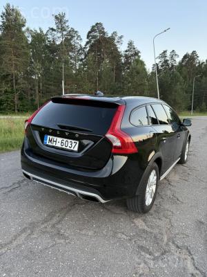 Черный Вольво B60 2016 в Рига, объемом двигателя 2.00 л и пробегом 205 тыс. км за 10000 €, фото 5 на AUTOMOTO.COM.LV