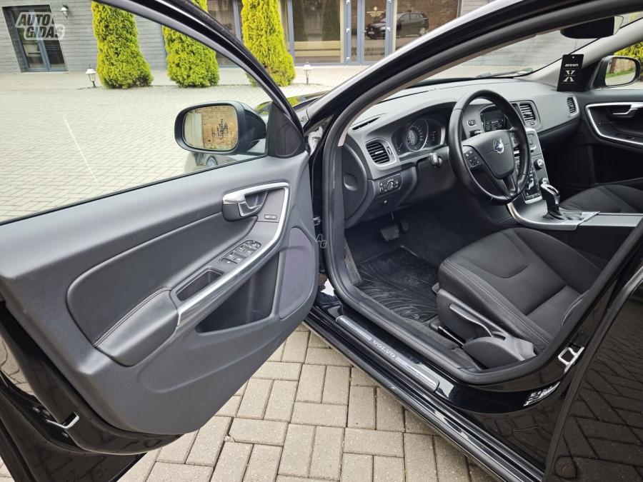 Black Volvo V60 2016 in Vilnius, with an engine capacity of 2.00 L and mileage of 292 thousand km for 5950 €, photo 13 on AUTOMOTO.COM.LV