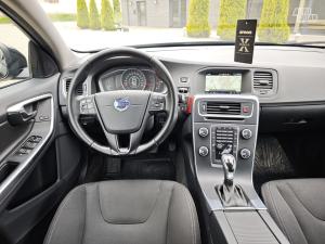 Black Volvo V60 2016 in Vilnius, with an engine capacity of 2.00 L and mileage of 292 thousand km for 5950 €, photo 15 on AUTOMOTO.COM.LV