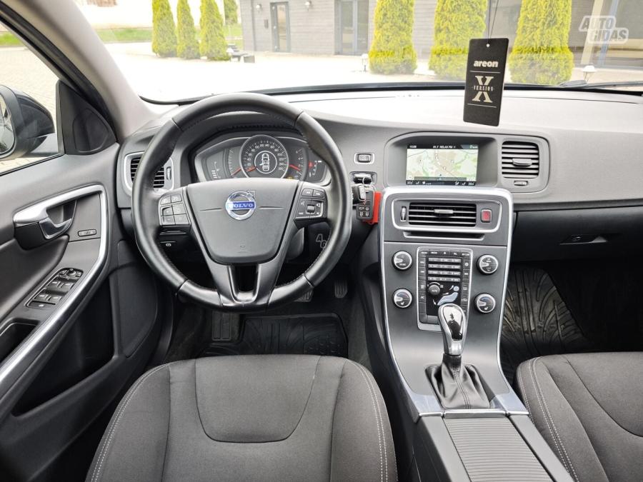 Black Volvo V60 2016 in Vilnius, with an engine capacity of 2.00 L and mileage of 292 thousand km for 5950 €, photo 15 on AUTOMOTO.COM.LV