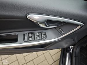 Black Volvo V60 2016 in Vilnius, with an engine capacity of 2.00 L and mileage of 292 thousand km for 5950 €, photo 16 on AUTOMOTO.COM.LV