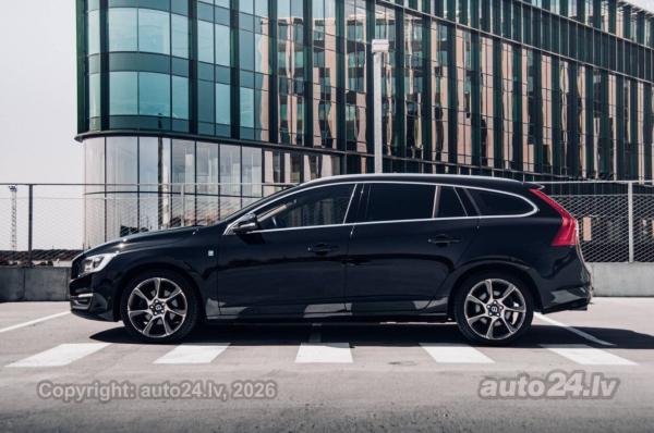 Volvo V60 2016 Tallina vietnē Melns Volvo V60 2016 Tallina, ar dzinēja tilpumu 2.00 L un nobraukumu 296 tūkst. km par 6500 €, foto 5 vietnē AUTOMOTO.COM.LV