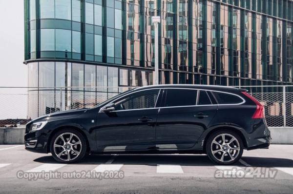 Volvo V60 2016 Tallina vietnē Melns Volvo V60 2016 Tallina, ar dzinēja tilpumu 2.00 L un nobraukumu 296 tūkst. km par 6500 €, foto 10 vietnē AUTOMOTO.COM.LV