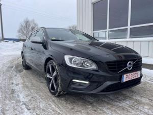 Melns Volvo V60 2017 Tauragė, ar dzinēja tilpumu 1.98 L un nobraukumu 271 tūkst. km par 6900 €, foto  vietnē AUTOMOTO.COM.LV