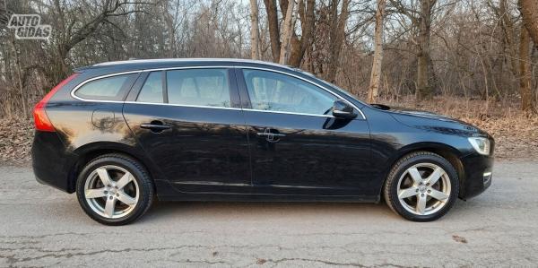 Black Volvo V60 2017 in Kaunas, with an engine capacity of 2.00 L and mileage of 304 thousand km for 6550 €, photo 2 on AUTOMOTO.COM.LV