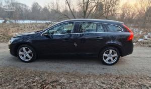 Black Volvo V60 2017 in Kaunas, with an engine capacity of 2.00 L and mileage of 304 thousand km for 6550 €, photo 5 on AUTOMOTO.COM.LV