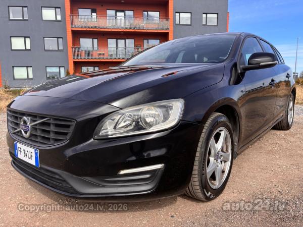 Melns Volvo V60 2017 Tallina, ar dzinēja tilpumu 2.00 L un nobraukumu 272 tūkst. km par 6999 €, foto 1 vietnē AUTOMOTO.COM.LV