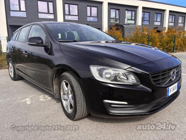 Melns Volvo V60 2017 Tallina, ar dzinēja tilpumu 2.00 L un nobraukumu 272 tūkst. km par 6999 €, foto 2 vietnē AUTOMOTO.COM.LV