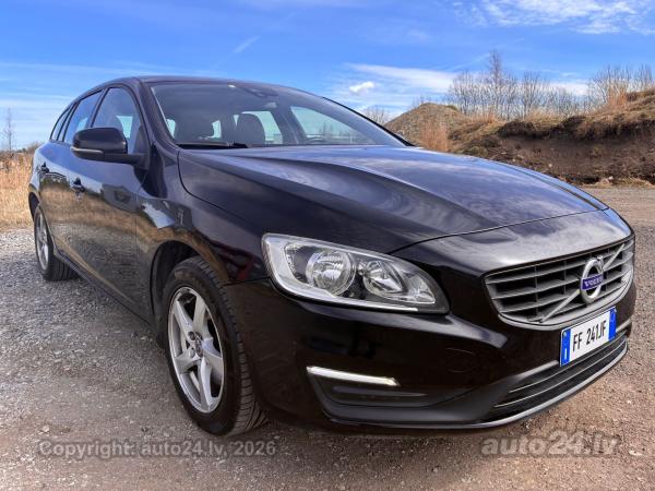 Melns Volvo V60 2017 Tallina, ar dzinēja tilpumu 2.00 L un nobraukumu 272 tūkst. km par 6999 €, foto 5 vietnē AUTOMOTO.COM.LV