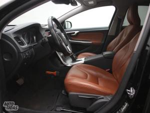 Melns Volvo V60 2017 Viļņa, ar dzinēja tilpumu 2.00 L un nobraukumu 205 tūkst. km par 11999 €, foto 5 vietnē AUTOMOTO.COM.LV