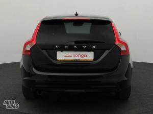 Melns Volvo V60 2017 Viļņa, ar dzinēja tilpumu 2.00 L un nobraukumu 205 tūkst. km par 11999 €, foto 6 vietnē AUTOMOTO.COM.LV