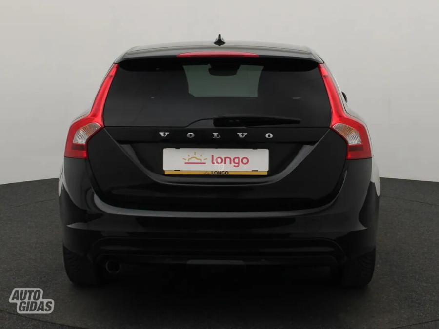 Melns Volvo V60 2017 Viļņa, ar dzinēja tilpumu 2.00 L un nobraukumu 205 tūkst. km par 11999 €, foto 6 vietnē AUTOMOTO.COM.LV