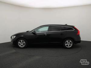 Melns Volvo V60 2017 Viļņa, ar dzinēja tilpumu 2.00 L un nobraukumu 205 tūkst. km par 11999 €, foto 7 vietnē AUTOMOTO.COM.LV