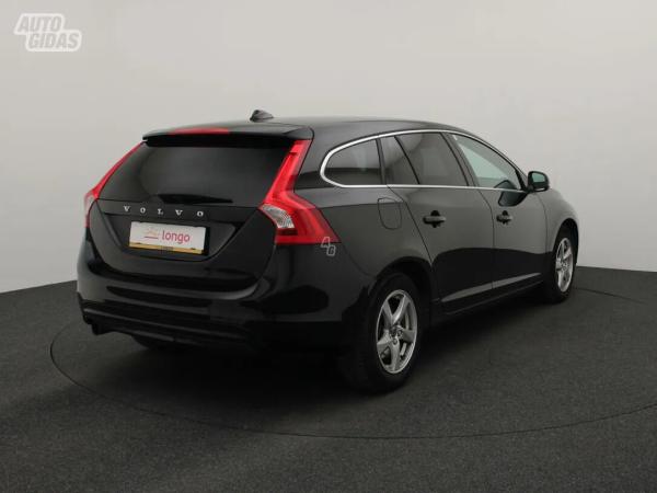 Black Volvo V60 2017 in Vilnius, with an engine capacity of 2.00 L and mileage of 205 thousand km for 11999 €, photo 8 on AUTOMOTO.COM.LV