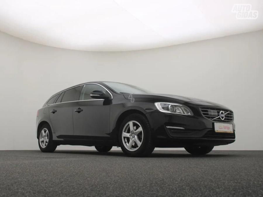 Melns Volvo V60 2017 Viļņa, ar dzinēja tilpumu 2.00 L un nobraukumu 205 tūkst. km par 11999 €, foto 12 vietnē AUTOMOTO.COM.LV