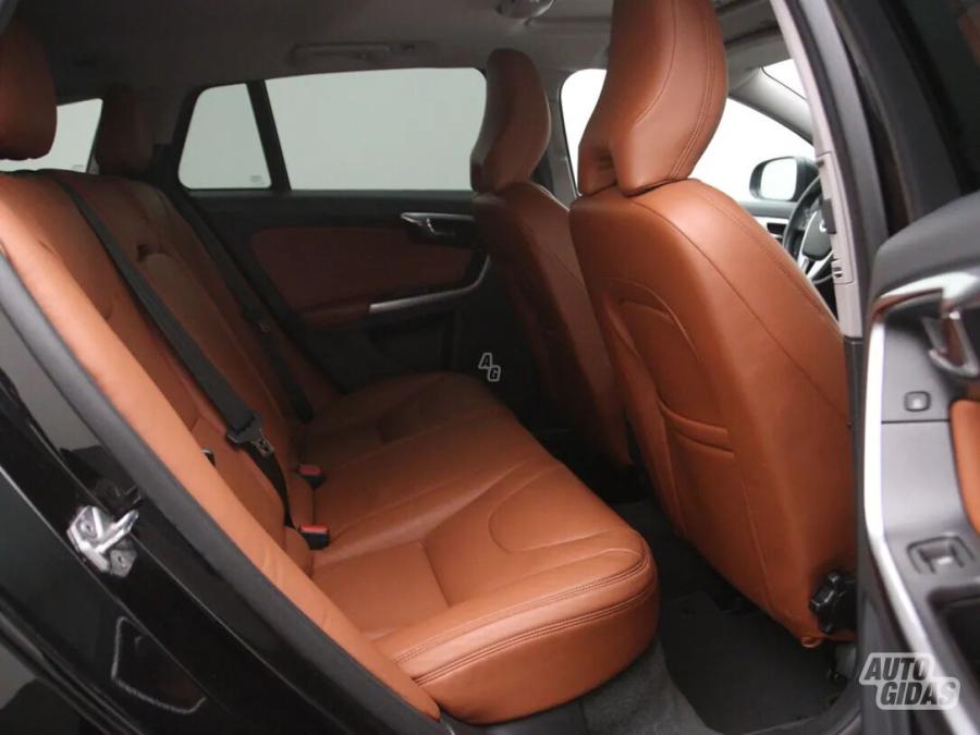 Melns Volvo V60 2017 Viļņa, ar dzinēja tilpumu 2.00 L un nobraukumu 205 tūkst. km par 11999 €, foto 16 vietnē AUTOMOTO.COM.LV