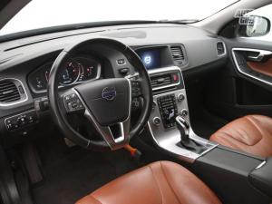 Melns Volvo V60 2017 Viļņa, ar dzinēja tilpumu 2.00 L un nobraukumu 205 tūkst. km par 11999 €, foto 17 vietnē AUTOMOTO.COM.LV
